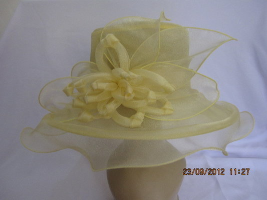 Yellow Crushable Elegant Fashion Organza Ladies' Hat with Overlocked Leaves and Flower