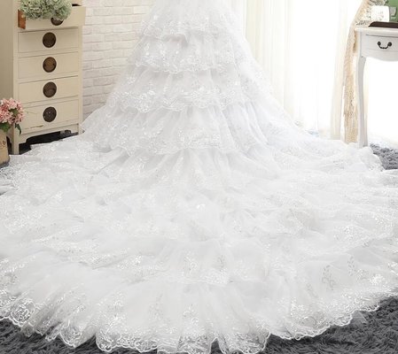 Custom Luxury Ivory Rhinestone Beaded Appliques Sweetheart Ball Gown Tiered Chapel Train Crystal Wedding Dress
