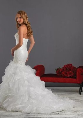 Mermaid Tail Wedding Dress Bridal Gown/ Lace Wedding Dress/ Low Back Mermaid Wedding Dress