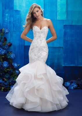 Sexy Spaghetti Strap Mermaid Tail Wedding Dress Multi Colors Building Elegantly