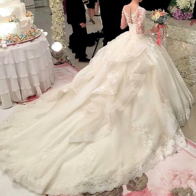 Fashion Bride Wedding Clothes , Lace Shoulder Length Sleeves Wedding Dresses For Womens