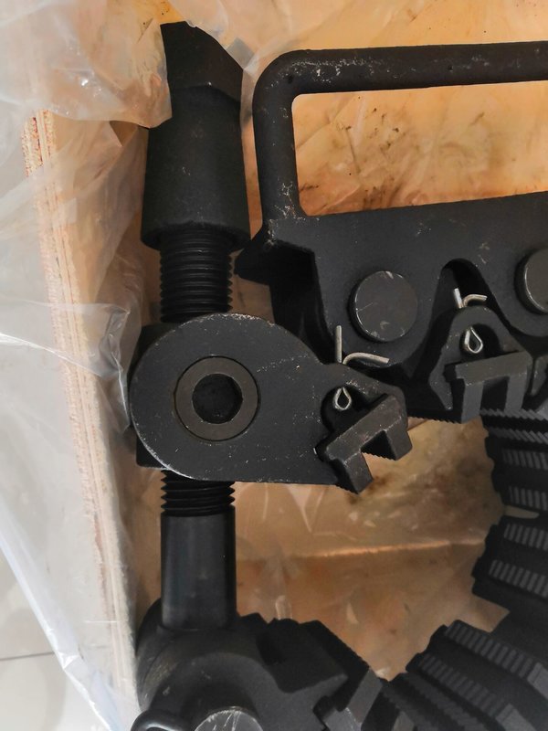 Drilling rig handling tools - WA type Safety Clamp