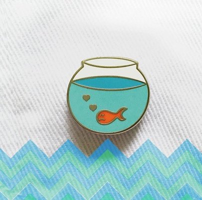 Die Struck Iron Hard Enamel Lapel Pins Fish Shape With Goldenplating Rubber Clutch