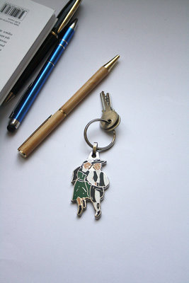 Hard Enamel Metal Key Chains Golden Plating Dancing Men Logo 2D / 3D