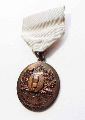 Metal Medal With Ribbon 3D Embossed Design Die Struck For Marathon Campaign
