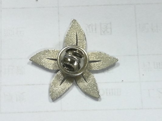 Customized Flower Die Struck Lapel Pins ,  Flower Suit Lapel Pins for Decoration