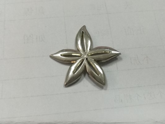 Customized Flower Die Struck Lapel Pins ,  Flower Suit Lapel Pins for Decoration