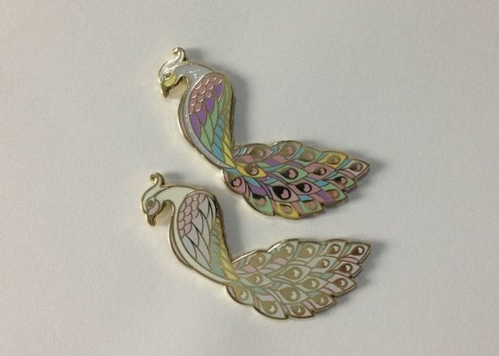 Pretty Peacock Lapel Pin Golden Plating , Hard Vintage Enamel Pins Badge