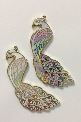 Pretty Peacock Lapel Pin Golden Plating , Hard Vintage Enamel Pins Badge