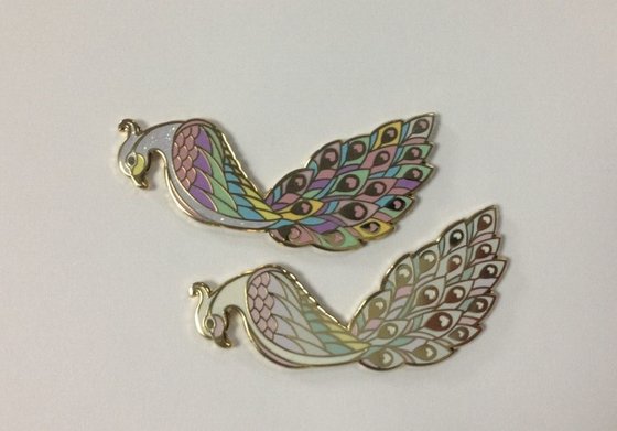 Pretty Peacock Lapel Pin Golden Plating , Hard Vintage Enamel Pins Badge