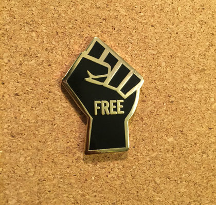 Small Exquisite Lapel Pins With Hard / Soft Enamel Pins Badges For Promotional Gifts