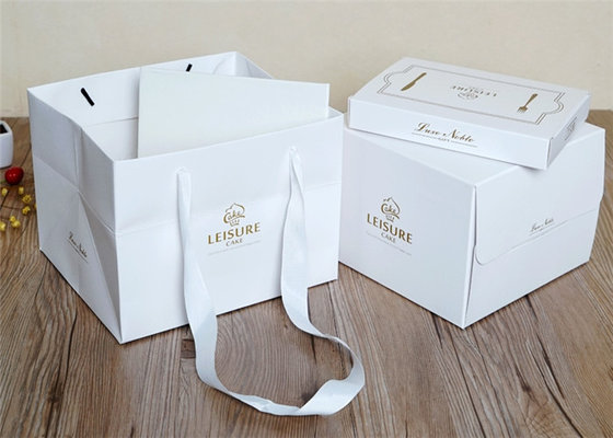 Colorful Kraft Paper Shopping Bags For Packaging Cake / Gift Bag