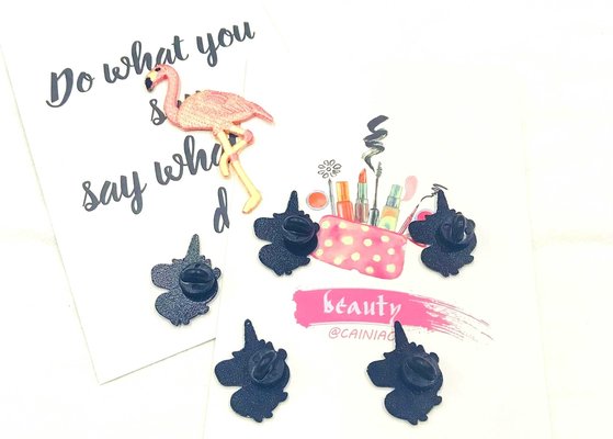 Fashionable Unicorn Shaped Custom Soft Enamel Lapel Pins Rubber Clutch Attachment