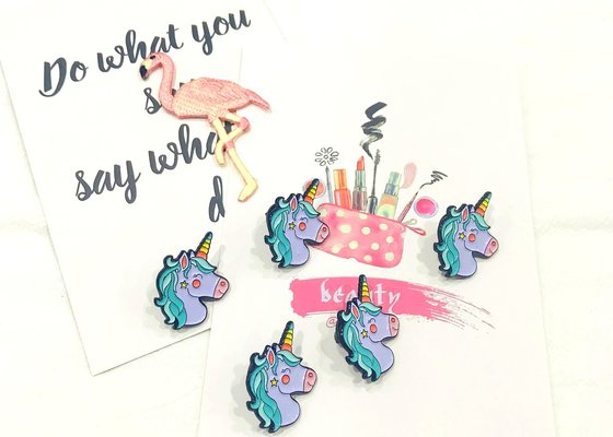 Fashionable Unicorn Shaped Custom Soft Enamel Lapel Pins Rubber Clutch Attachment