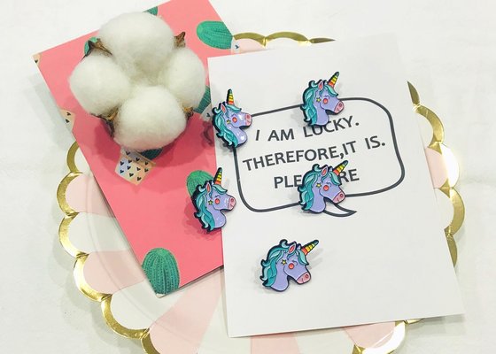 Fashionable Unicorn Shaped Custom Soft Enamel Lapel Pins Rubber Clutch Attachment