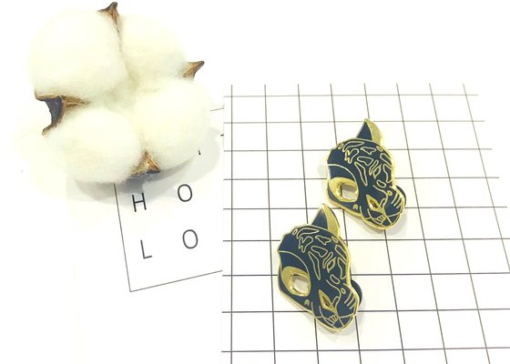 Black Panther Shaped Customized Hard Enamel Laple Pins With Golding Plating