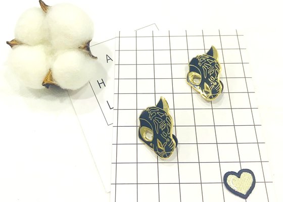 Black Panther Shaped Customized Hard Enamel Laple Pins With Golding Plating
