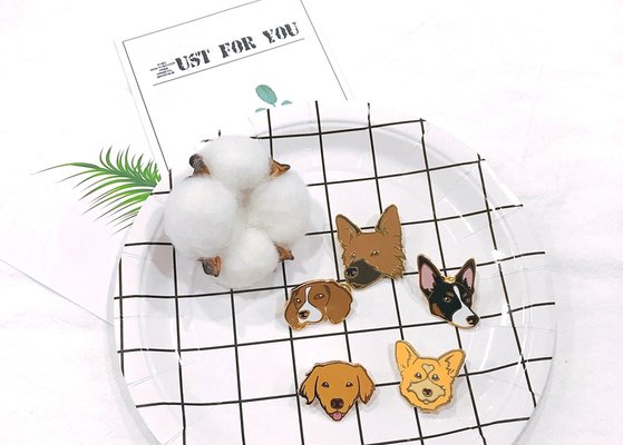 Different Dog Shapes Customized Hard Enamel Laple Pins For Dog Lover