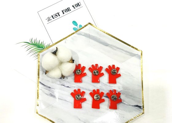 Professional  Hand Shaped Soft PVC Products PVC Lapel Pin And Badge