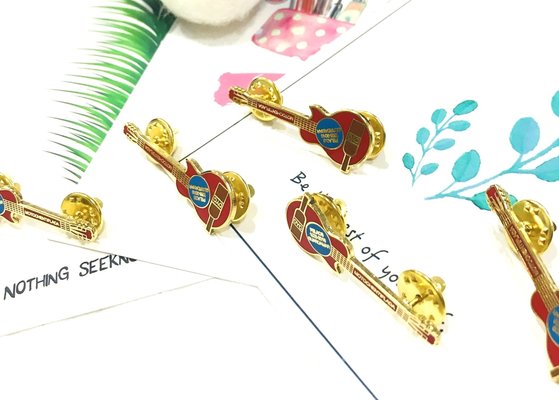 Delicate Guitar Shaped Gold Plating Custom Enamel Badges No Minimum Order