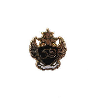 Customized Simple White Person Soft Enamel Lapel Pins Badges Dye Black Matel