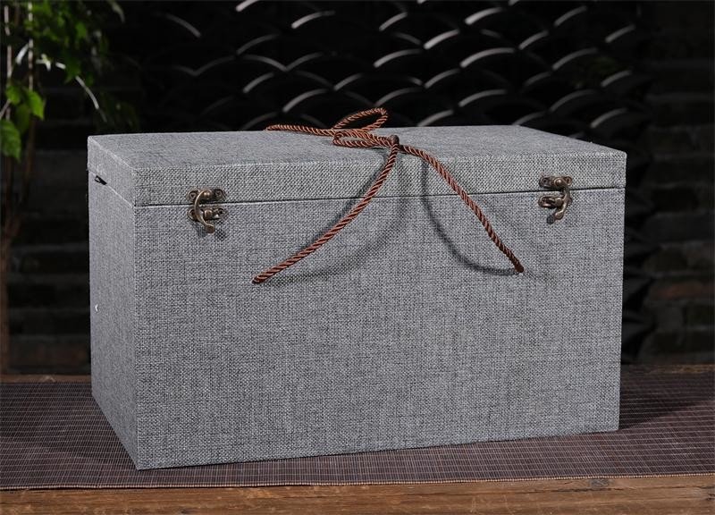Fabric / Velvet Upmarket Chinoiserie Custom Paper Gift Box For Packing Precious Artwork