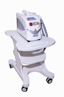 Medical CE and ROHS q switched nd yag laser all colors tattoo removal machine with low price supplier