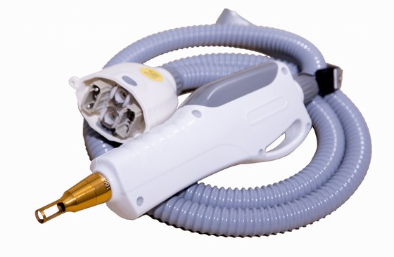 Medical CE and ROHS q switched nd yag laser all colors tattoo removal machine with low price supplier