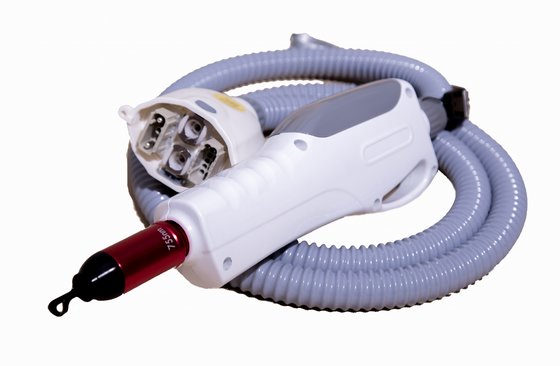 Medical CE and ROHS q switched nd yag laser all colors tattoo removal machine with low price supplier