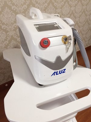2018 Newest 1064nm532nm1320nm Q witch Nd Yag Laser tattoo removal machine supplier