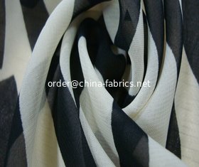 China Silk like polyester woven printing chiffon fabric supplier