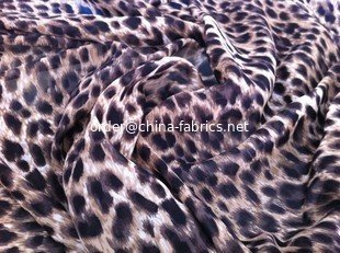 China 100D Leopard Chiffon Fabric supplier