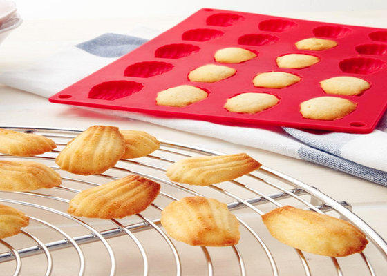 Red Silicone Cake Molds Reusable Heat Resistance Shell Cake Pan For Dessert