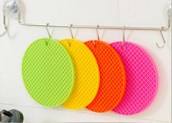 Kitchen 17.5cm Round Silicone Table Mat Non - Slip Grid Design