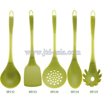 Silicone kitchen tools with PS+TPR handle.