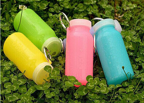 Food Grade Silicone Kitchen Tools Folding Silicone Water Bottle Of Capacity 14oz