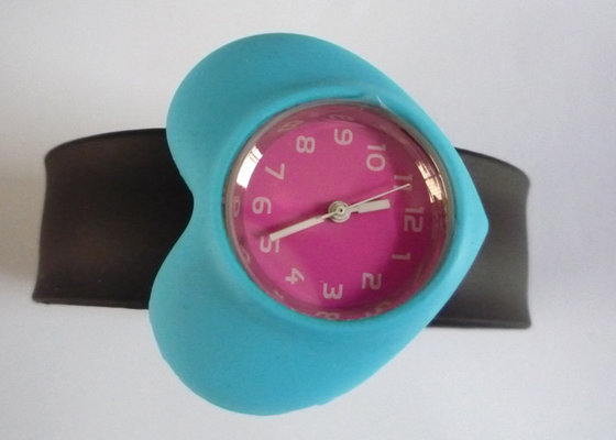 Blue Heart Case Black Band Slap Silicone Wristband Watches with Precise Quartz Movement