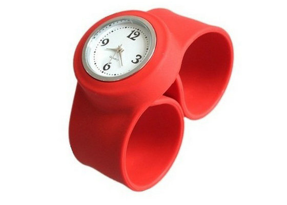 Fashion Red Bracelet White Dial Silicone Slap Wristband Watch for Bussiness Promotion Gift