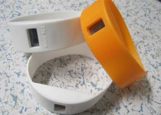 Waterproof Durable Cheap Precise Quartz Movement Silicone Wristband Watches Wholesale