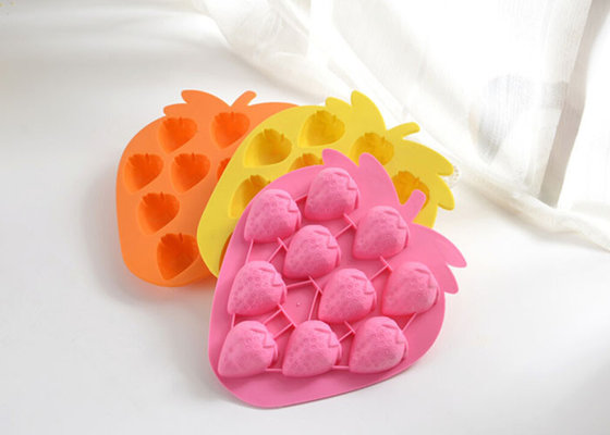 Strawberry Shaped Silicone Novelty Ice Trays For Dishware / Microware And Freezer