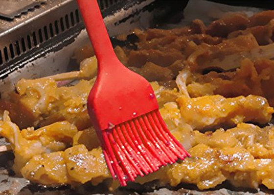 Outdoor Silicone Kitchen Tools , BPA Free Silicone Basting Brush Red color