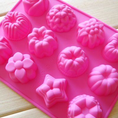 Pink nice silicone cake mold for Christmas day