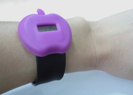 Customerized Color Apple Shape Case Precise Quartz Movement Slap Bracelet Watch