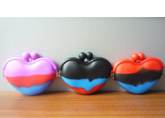 Fashion Silicone Purse With Heart Shape