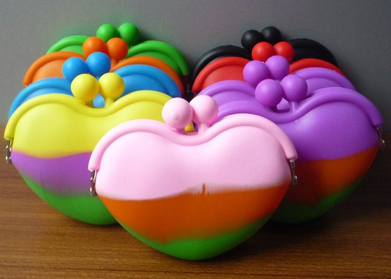 Fashion Silicone Purse With Heart Shape
