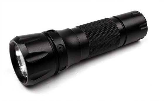 Outdoor High Powered LED Flashlight JW033073-Q3 with 3 AAA Batteries