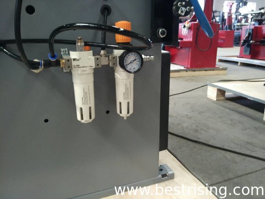 Full automatic leverless tire changer with double helper