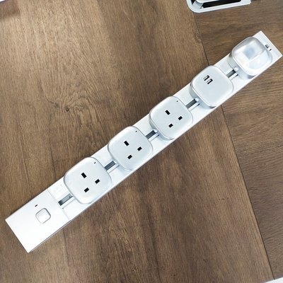 0.6M silver UK power electrical 0 track rail surface mounted on office desk hotel home wall socket outlet with switch da supplier