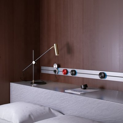 China professional wall electrical outlet multiple socket power track system supplier