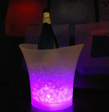 Wholesale LED Ice Bucket Color Changing Bars Nightclubs LED Light Up Champagne Beer Bucket